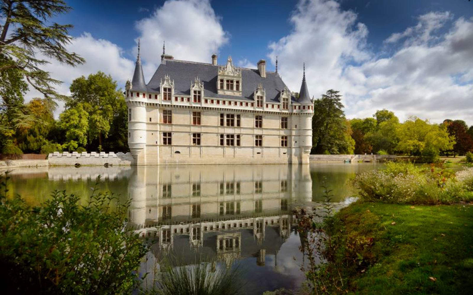 Prenota per il Castello di Azay-le-Rideau biglietti e tour